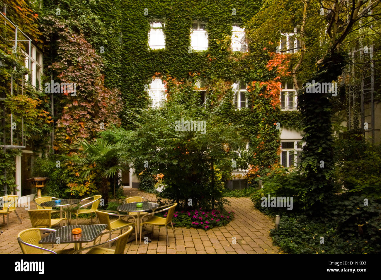 Österreich, Wien 15, Hackengasse 20, Garten Im Hof des Boutiquehotel ...