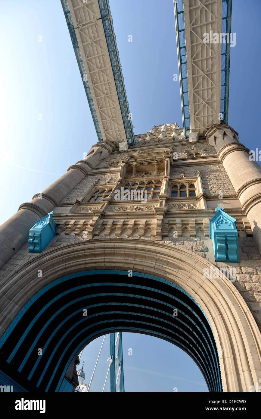 Tower Bridge in London - viktorianischen Technik am Fluss Themse ...