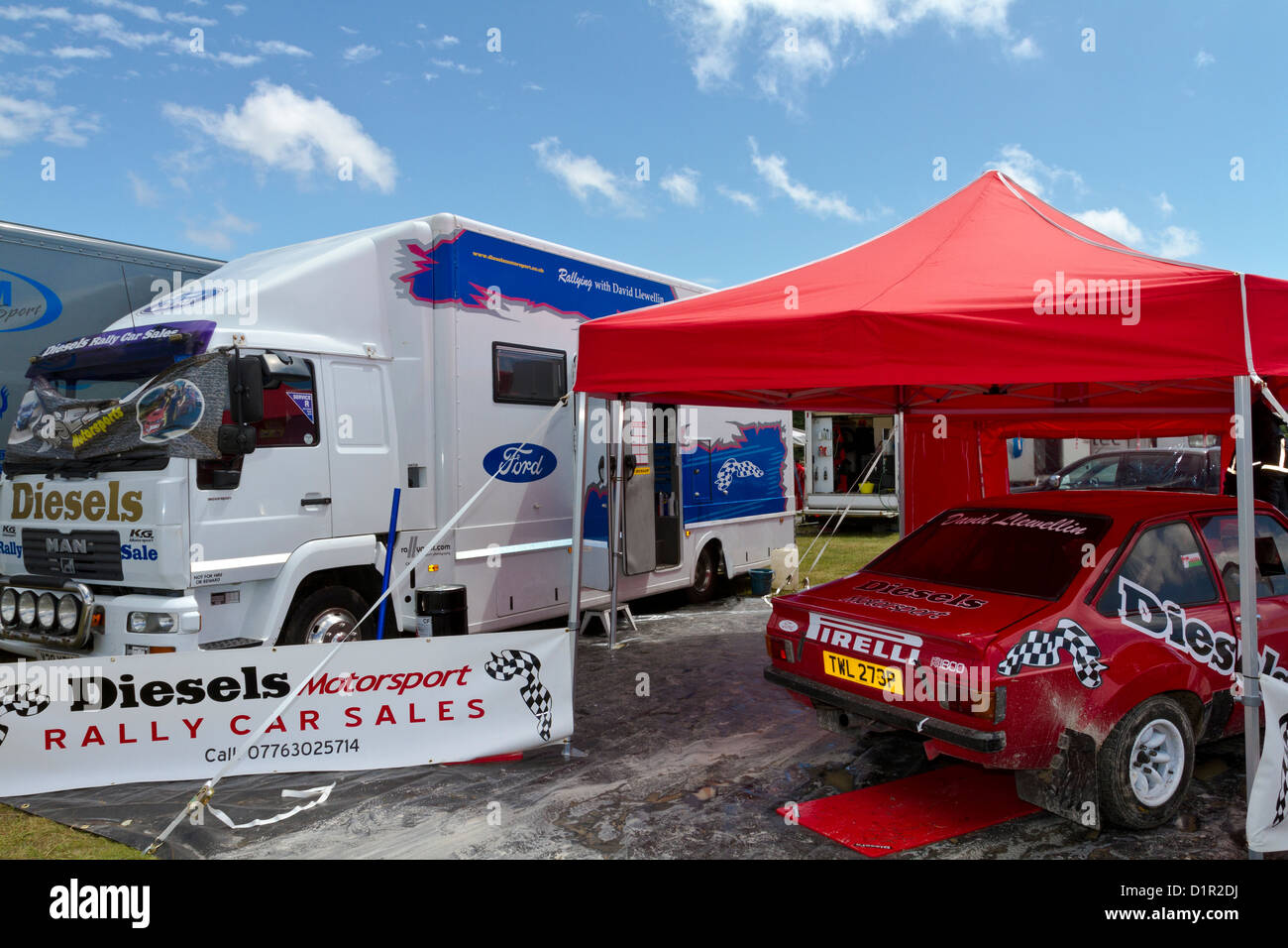 Racing car garage rally -Fotos und -Bildmaterial in hoher Auflösung – Alamy