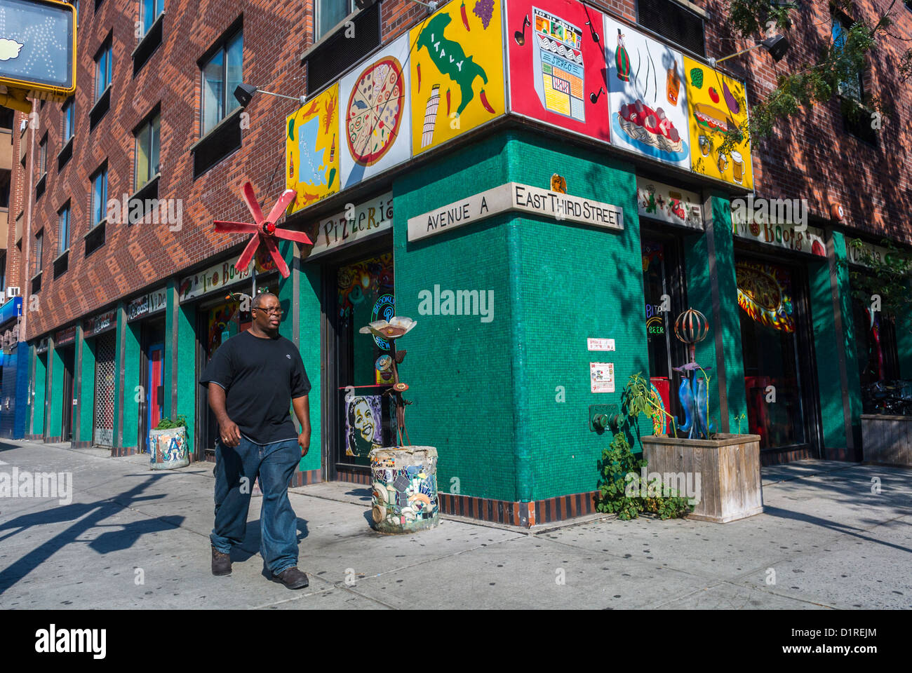 New York NY USA American Diner Retro Stil Italienische Pizzeria Restaurant Zwei Stiefel im East Village Stockfotografie Alamy