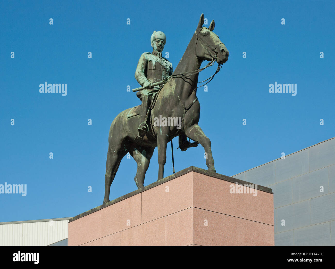 Mannerheim statue helsinki finland -Fotos und -Bildmaterial in hoher ...