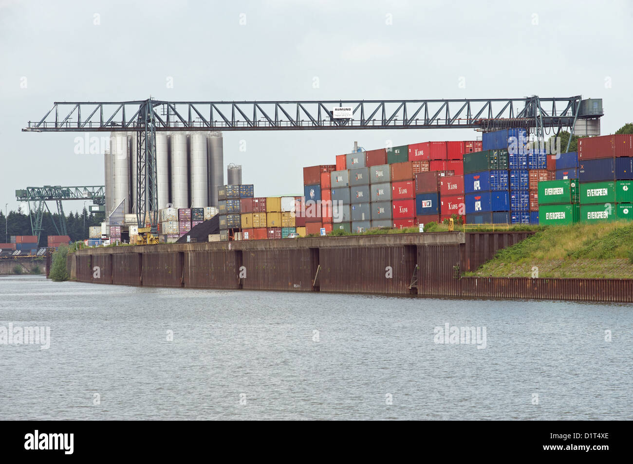 Container hafen deutschland -Fotos und -Bildmaterial in hoher Auflösung ...