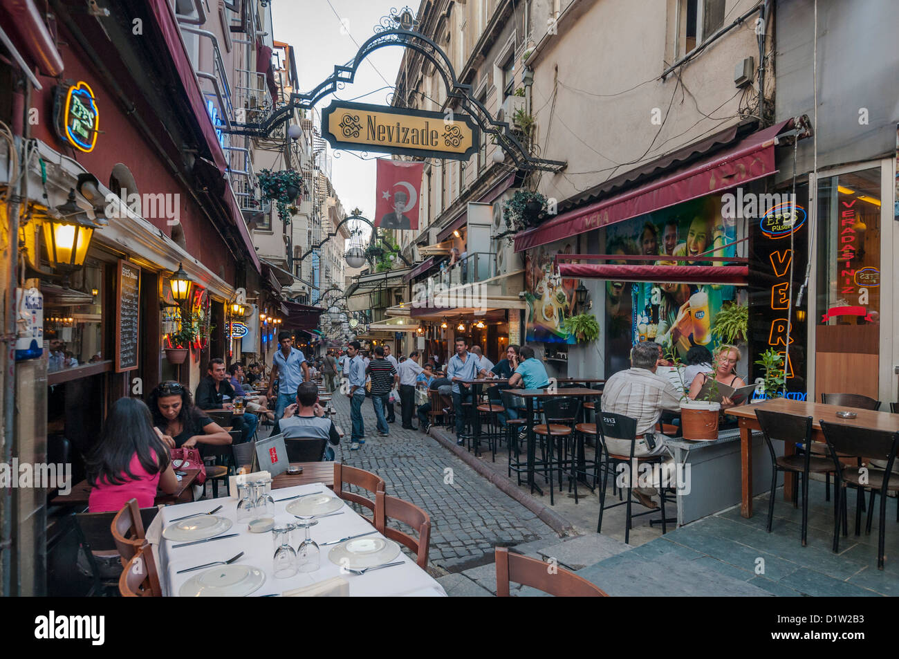 Nevizade istanbul -Fotos und -Bildmaterial in hoher Auflösung – Alamy
