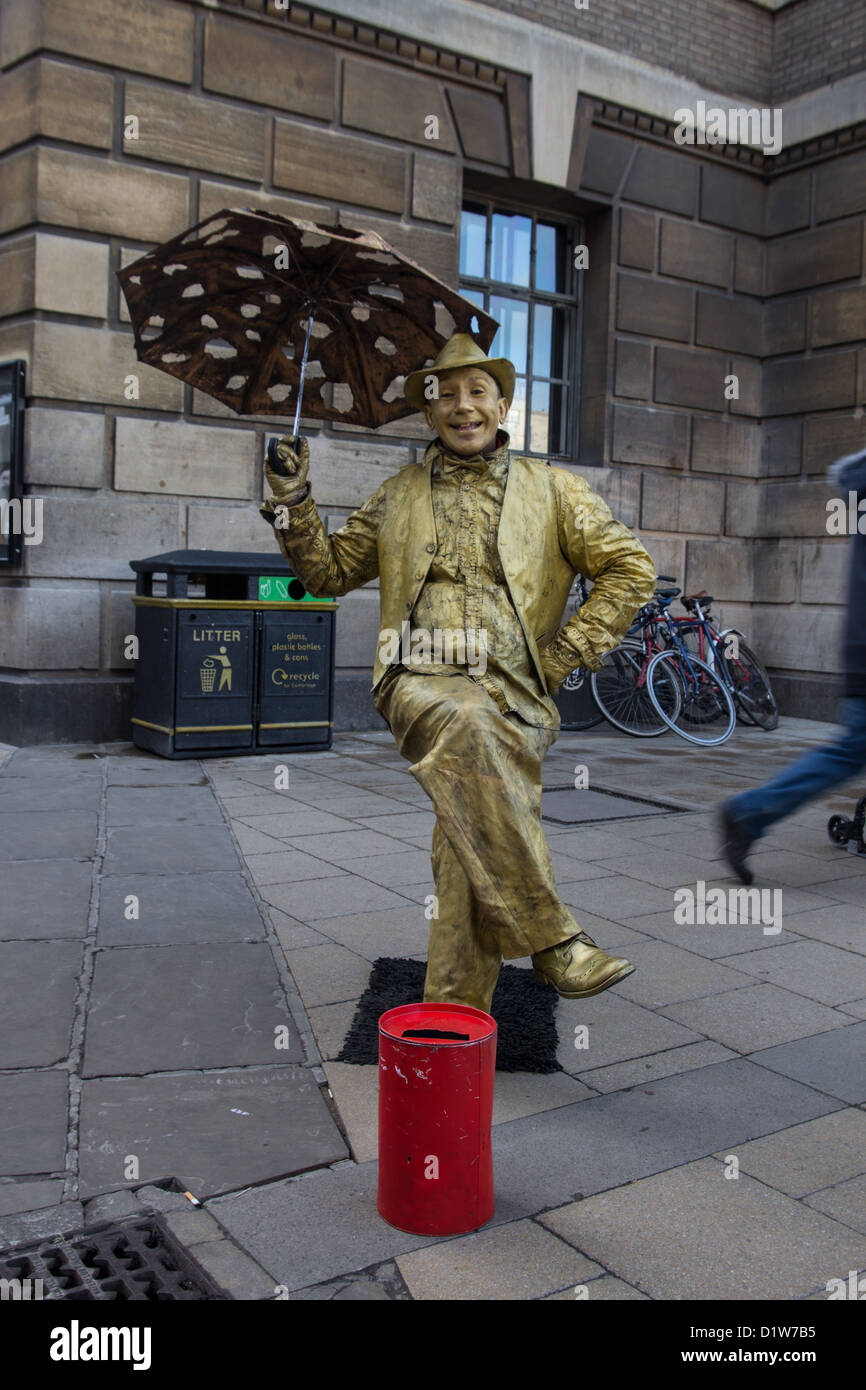 Mime busker -Fotos und -Bildmaterial in hoher Auflösung – Alamy