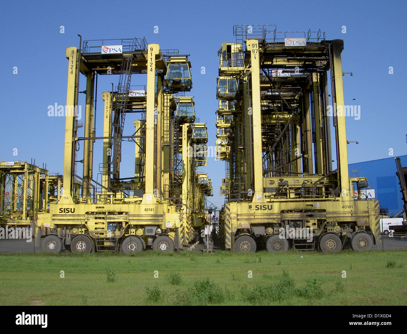 Straddle Carriers Stockfotos & Straddle Carriers Bilder - Alamy