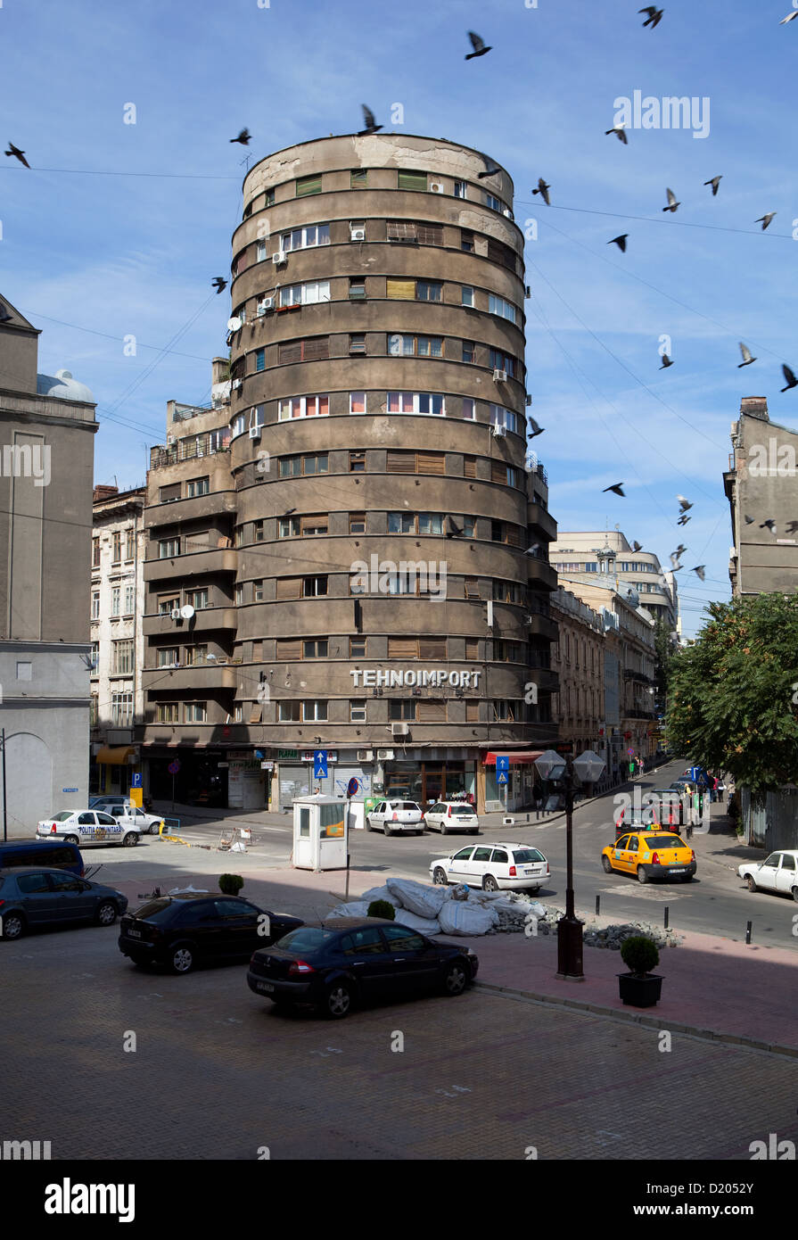 Bukarest, Rumänien, zylindrisches Gebäude mit der Aufschrift ...