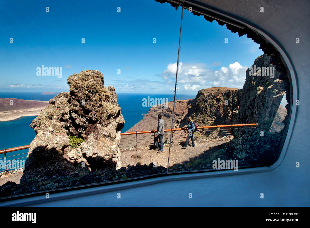 Blick aus dem Restaurant und Aussichtspunkt Mirador del Rio ...