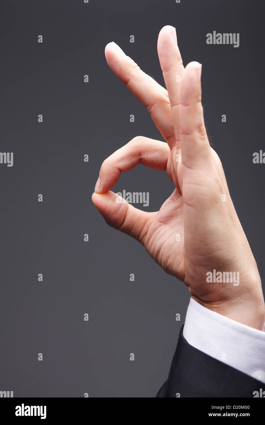 Handzeichen ok -Fotos und -Bildmaterial in hoher Auflösung – Alamy