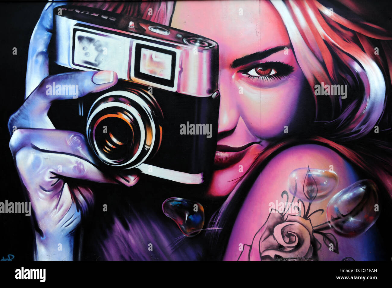 Graffiti spruhen -Fotos und -Bildmaterial in hoher Auflösung – Alamy Graffiti spruhen -Fotos und -Bildmaterial in hoher Auflösung – Alamy