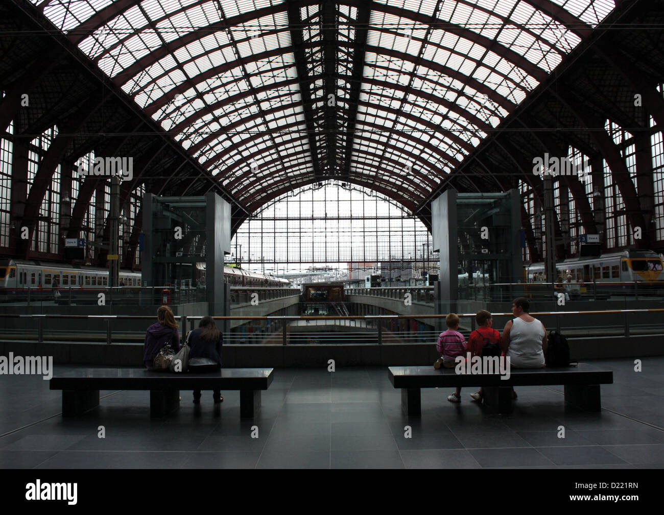 Antwerpener bahnhof -Fotos und -Bildmaterial in hoher Auflösung – Alamy