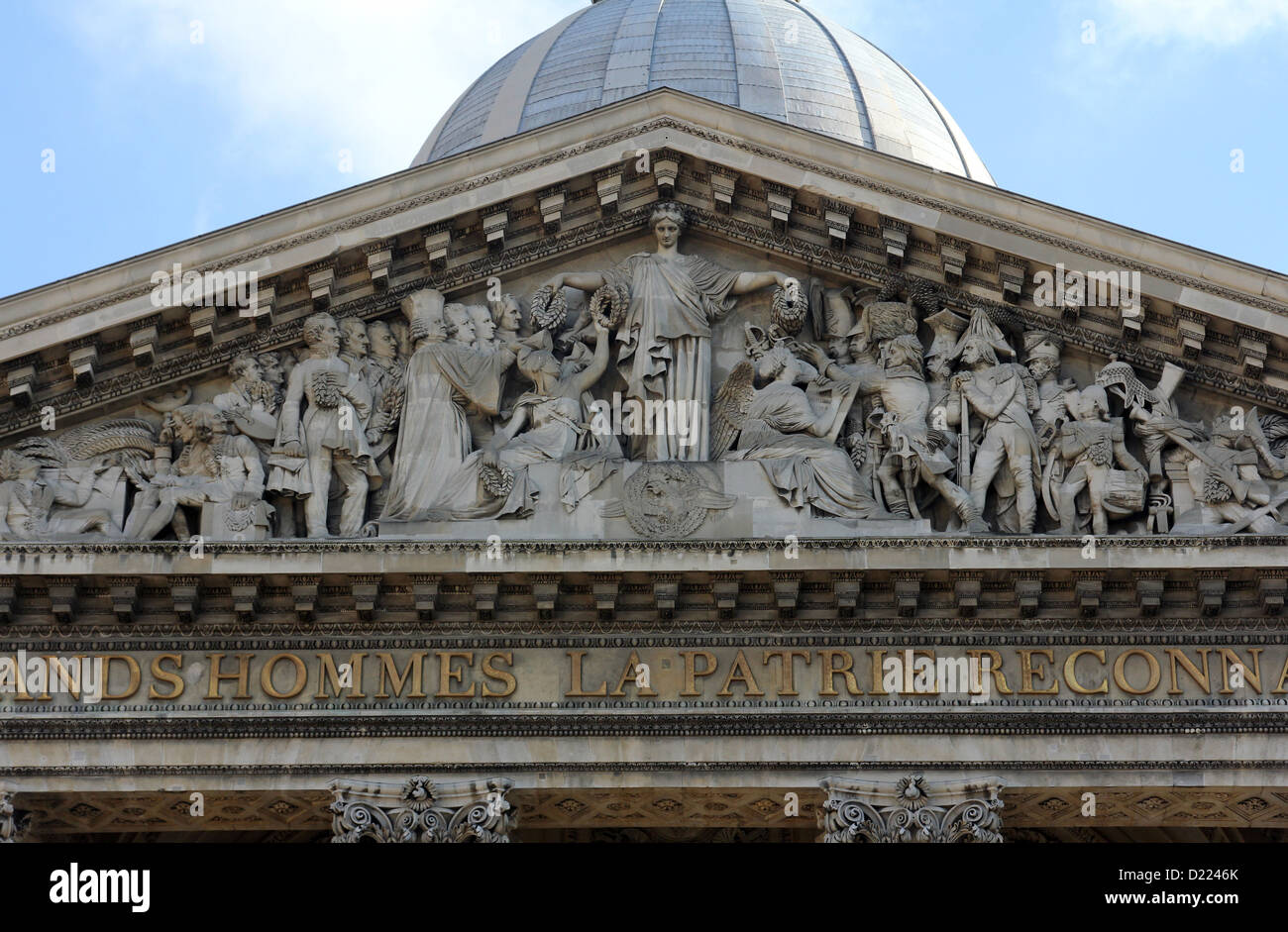Paris - Tympanon des Pantheons Stockfotografie - Alamy