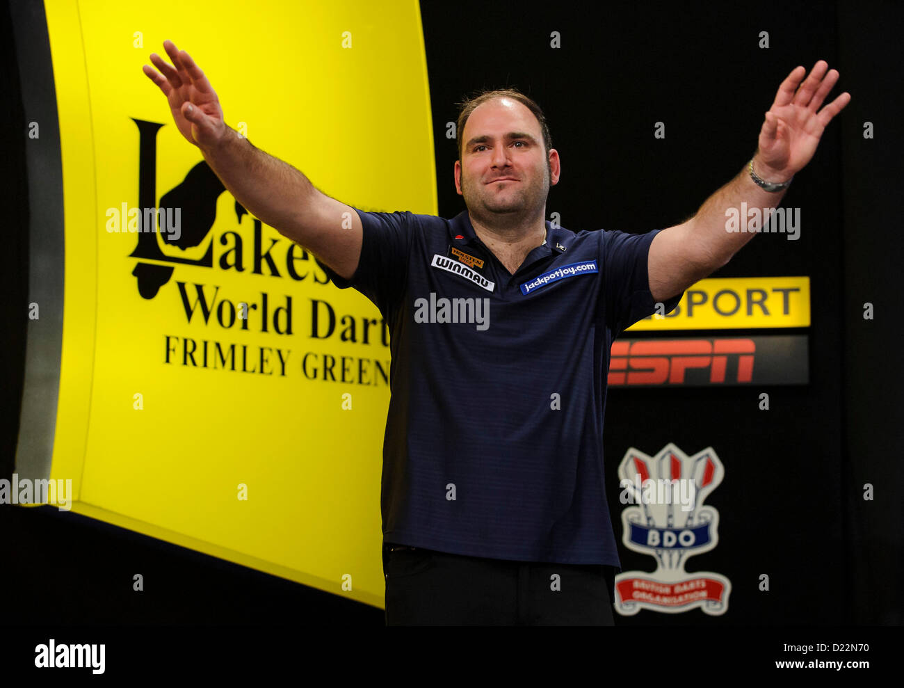 Frimley Green, UK. 12. Januar 2013. Scott Waites feiert das erste Semi ...