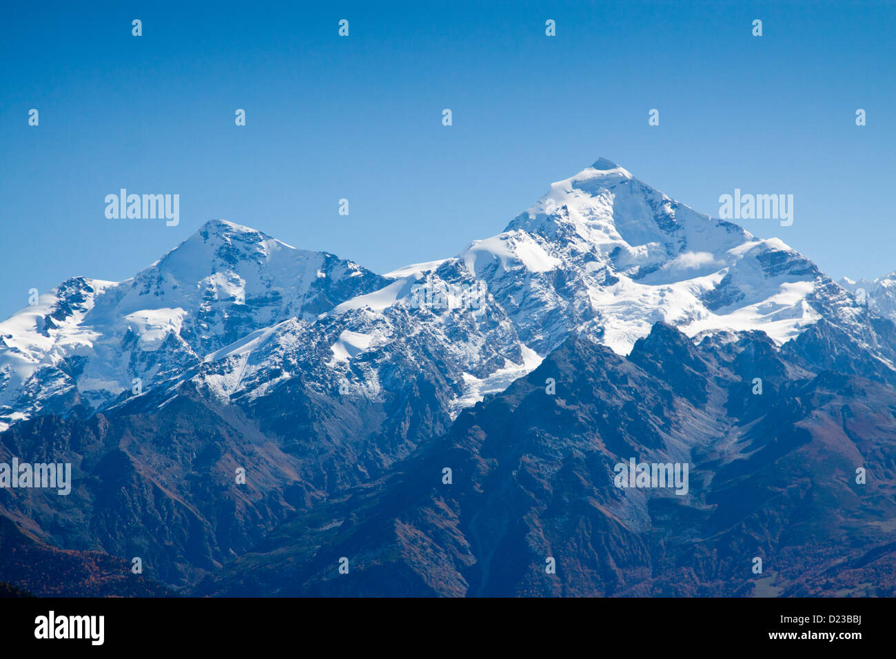 Shkhara mountains -Fotos und -Bildmaterial in hoher Auflösung – Alamy