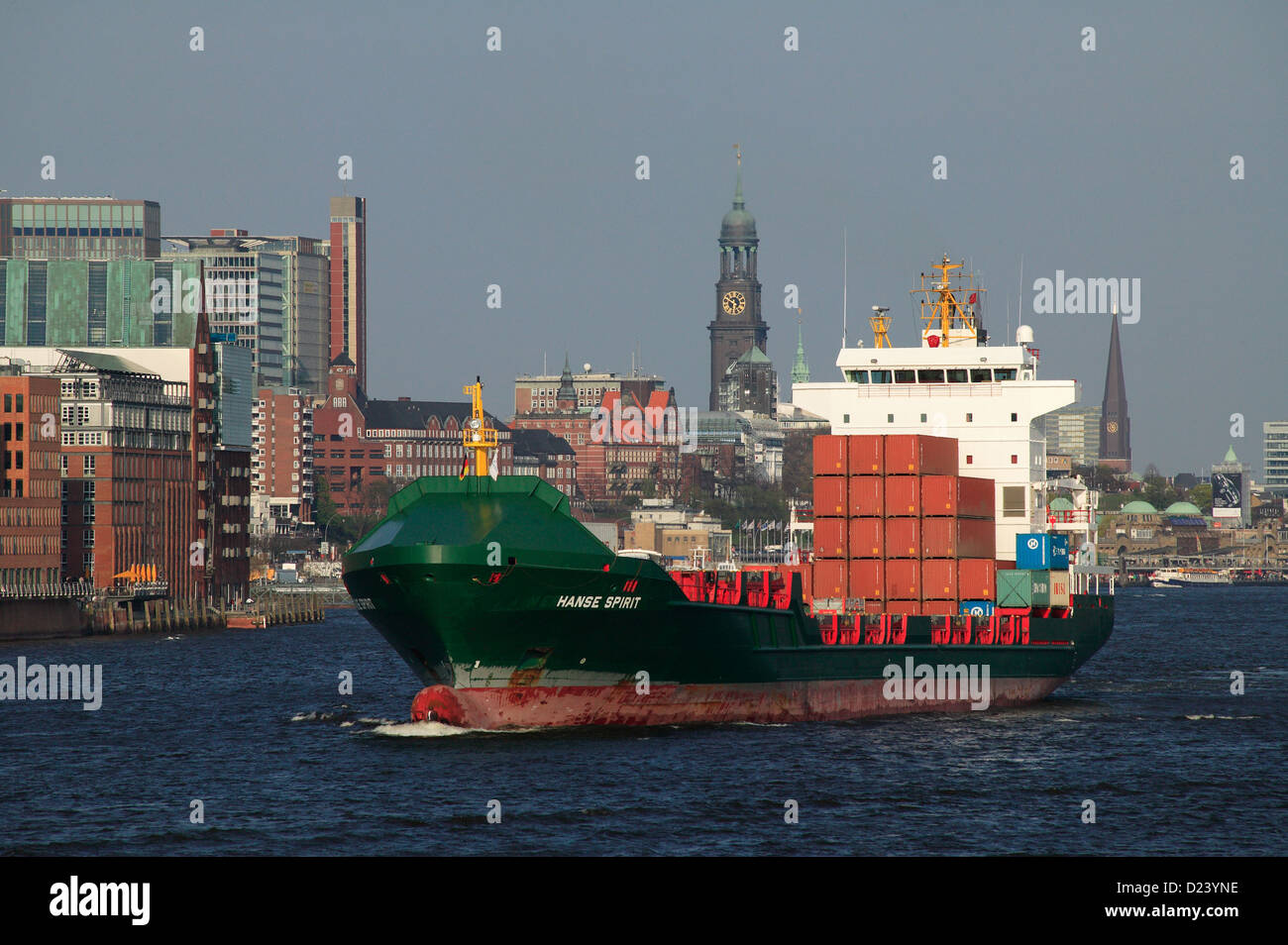 Feeder containerschiff -Fotos und -Bildmaterial in hoher Auflösung – Alamy
