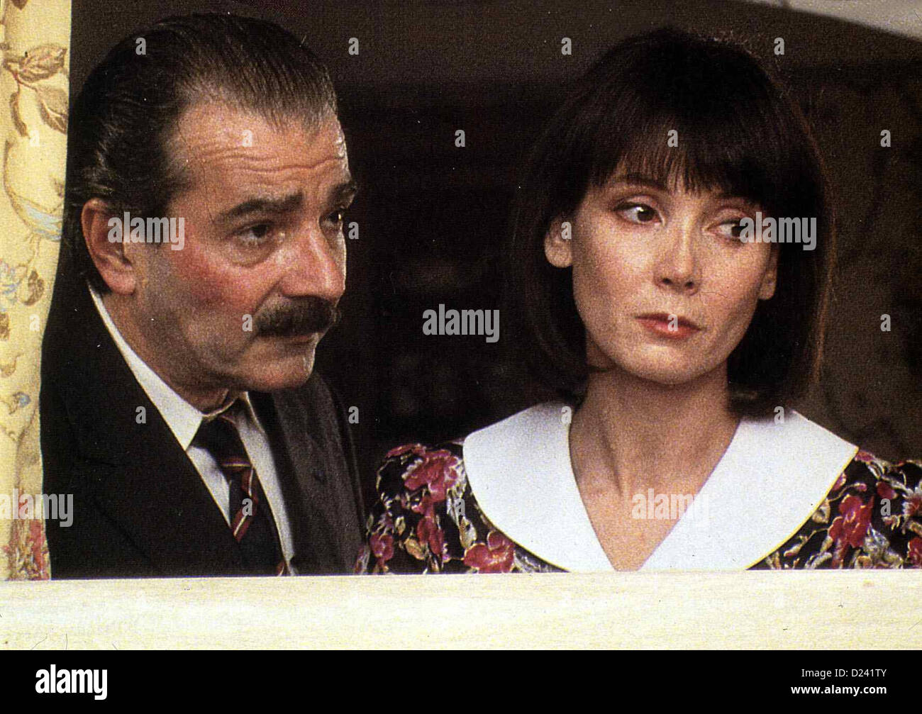 Rauchen Rauchen Joe Hepplewick (Pierre Arditi), Josephine Hamilton ...