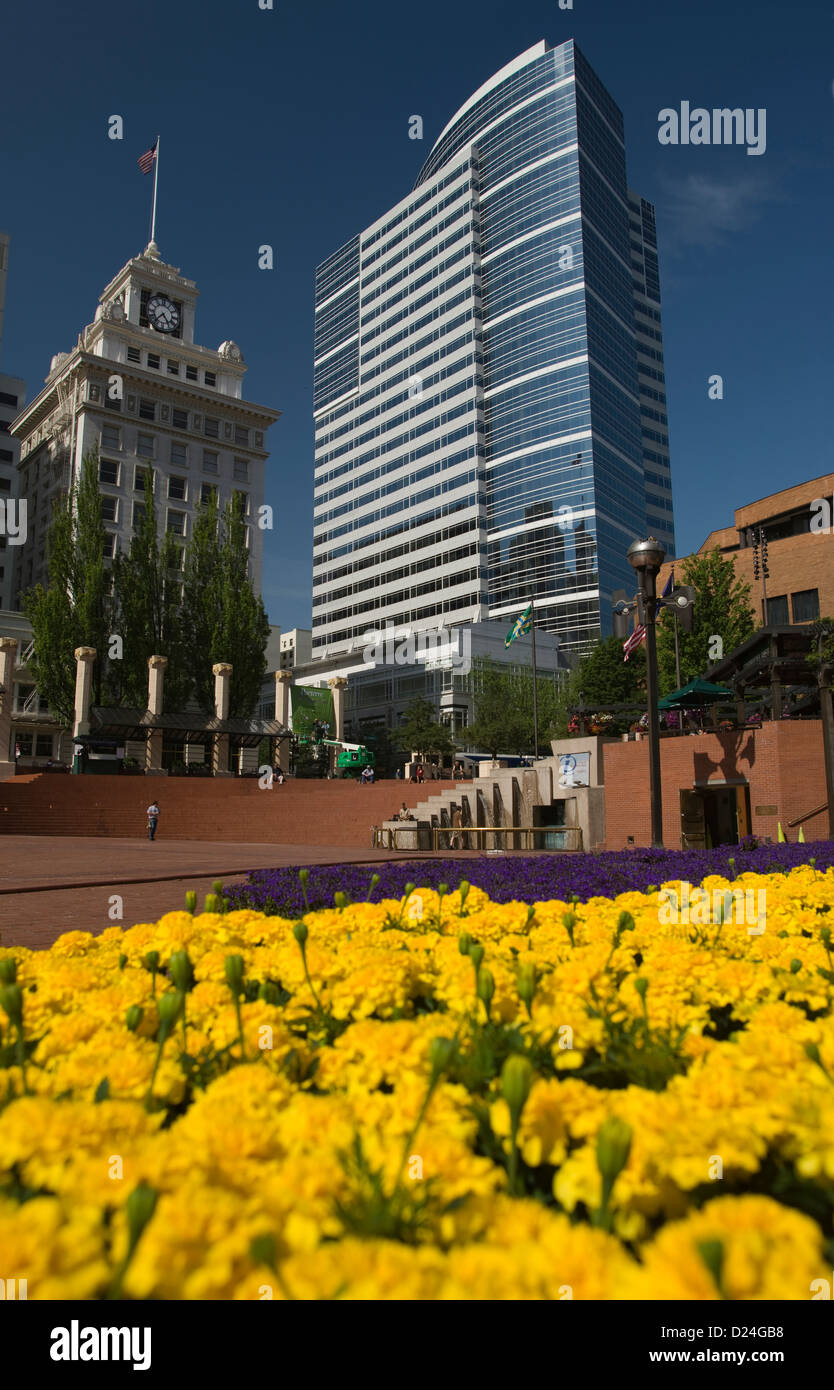 Pioneer courthouse square -Fotos und -Bildmaterial in hoher Auflösung ...