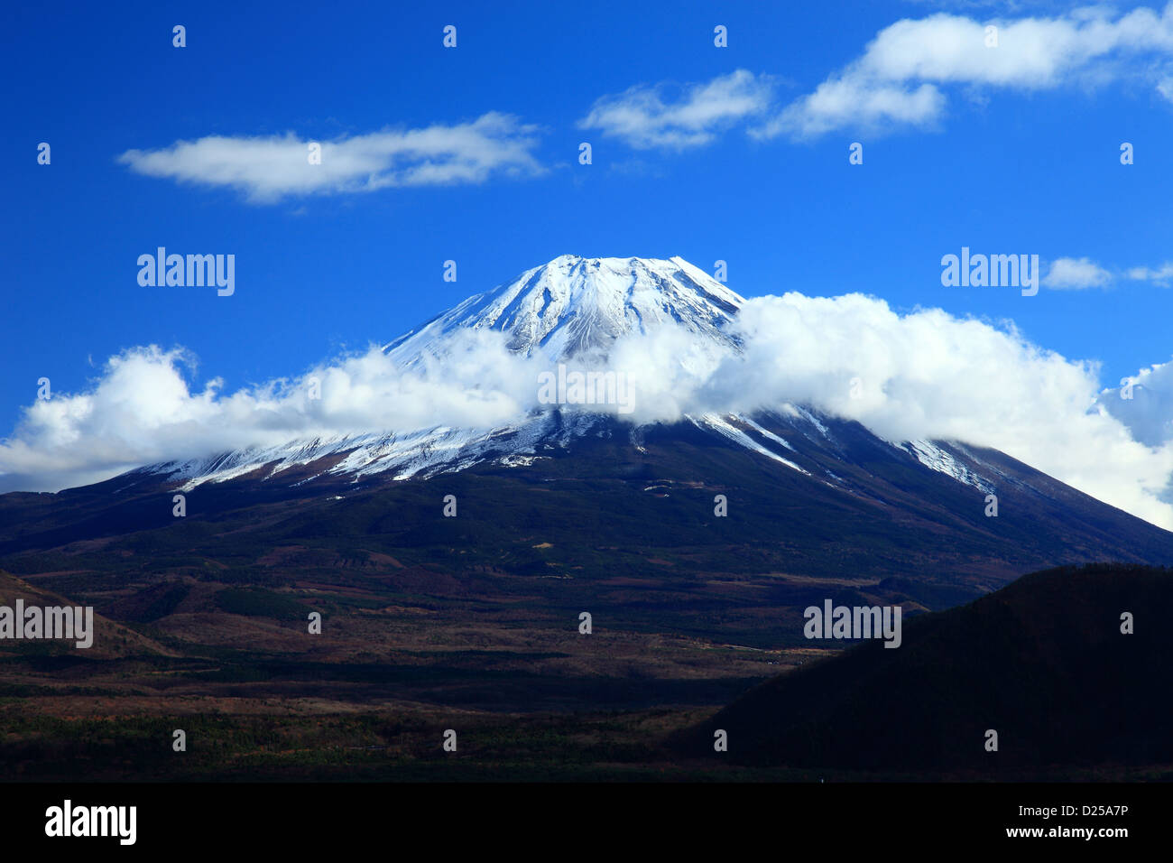 Mount fuji von minobu gesehen -Fotos und -Bildmaterial in hoher ...