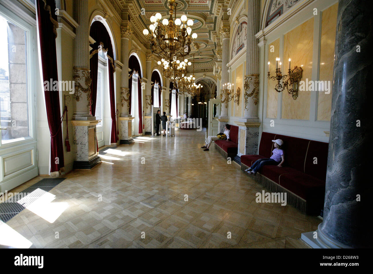 Die semperoper innen -Fotos und -Bildmaterial in hoher Auflösung – Alamy