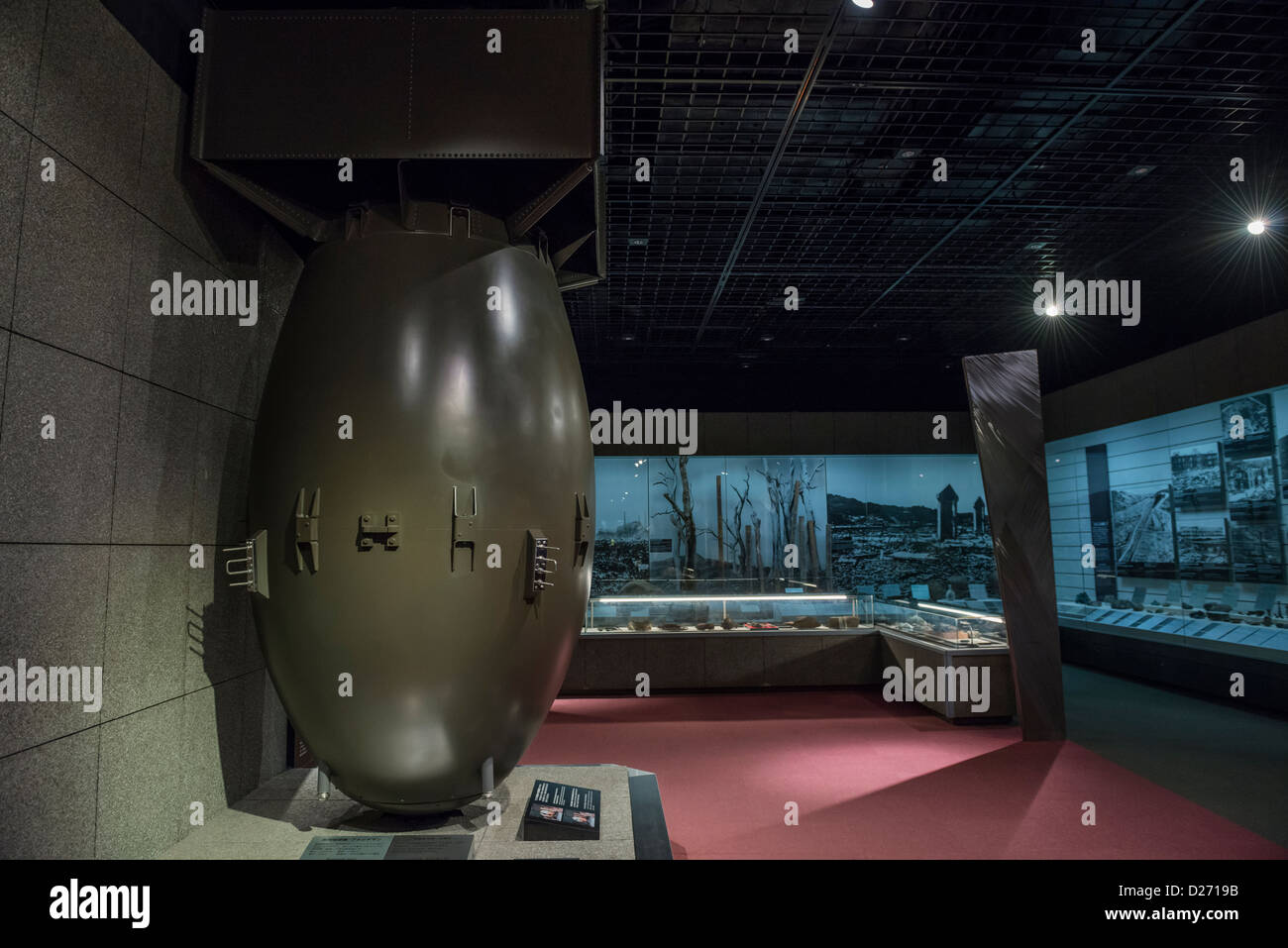 Ein Full-Size-Mock Up der Plutonium-Atombombe "Fat Man" fiel auf ...