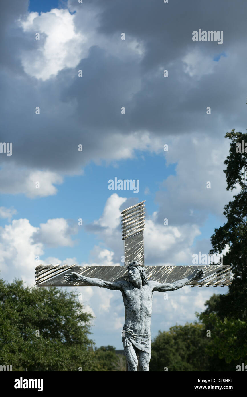 Skulptur von jesus am kreuz Stockfotos und -bilder Kaufen - Alamy