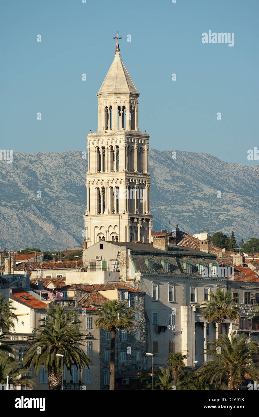 Split church -Fotos und -Bildmaterial in hoher Auflösung – Alamy