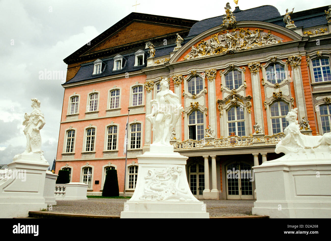 Roman basilica -Fotos und -Bildmaterial in hoher Auflösung – Alamy