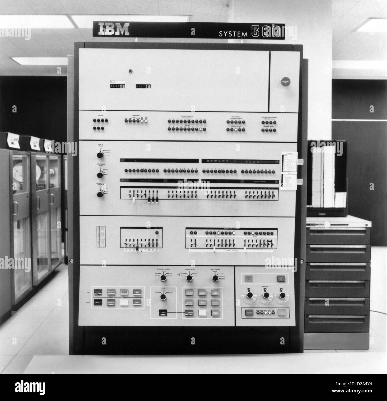Ibm 360 mainframe computer -Fotos und -Bildmaterial in hoher Auflösung ...