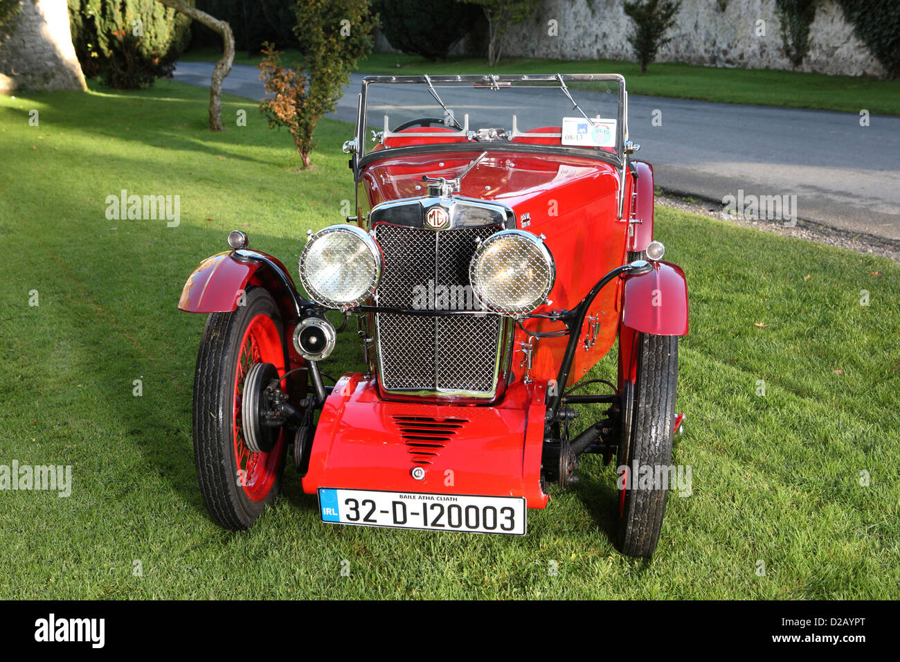 Mg classic car front view -Fotos und -Bildmaterial in hoher Auflösung ...