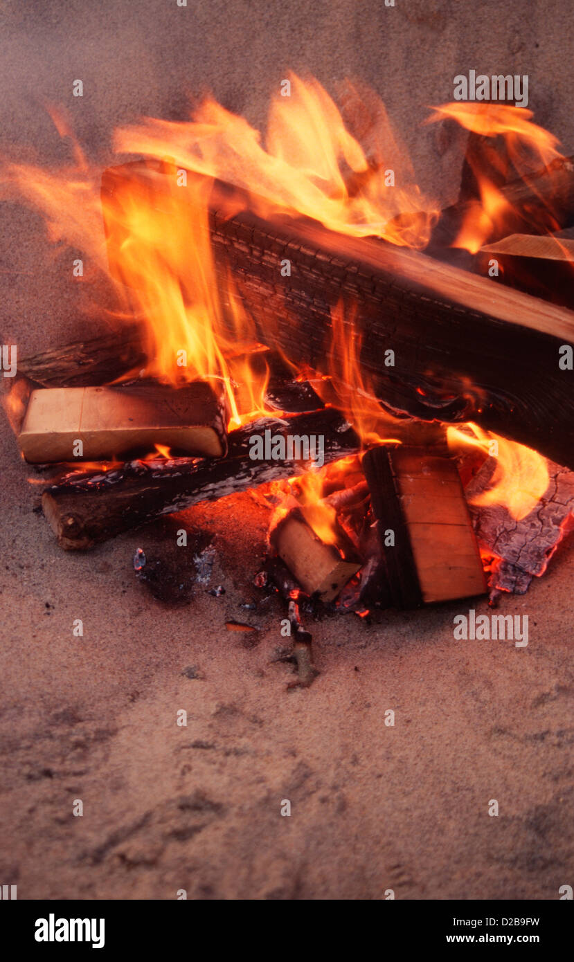 Feuer strand -Fotos und -Bildmaterial in hoher Auflösung – Alamy