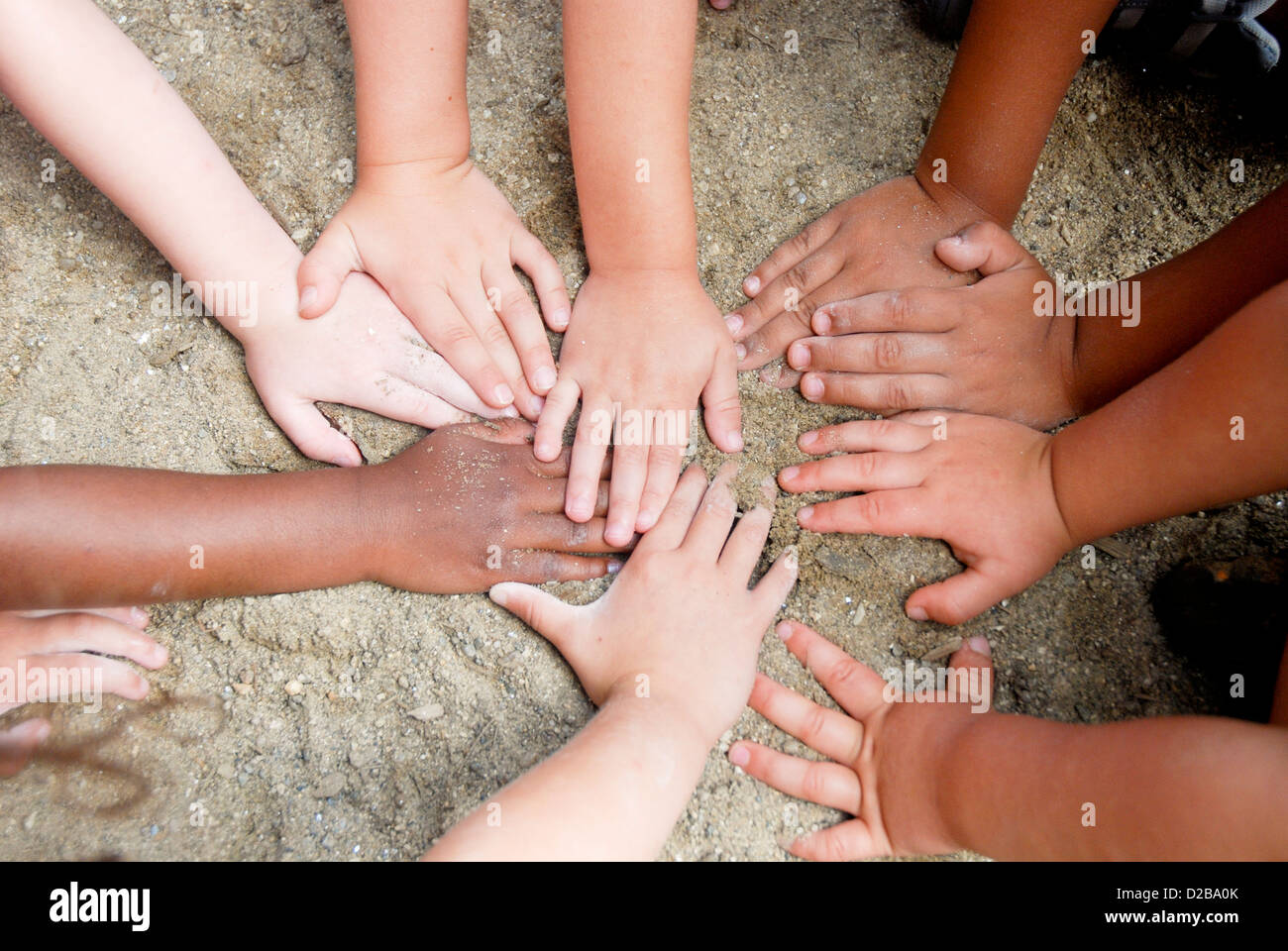 Kinder 3 -Fotos und -Bildmaterial in hoher Auflösung – Alamy