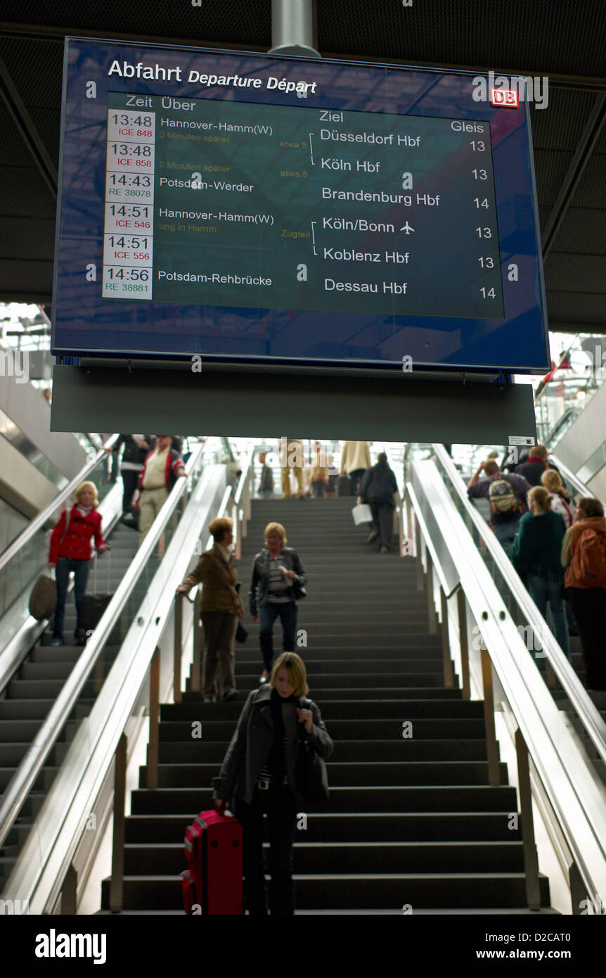 Display Board Deutsche Bahn Train Stockfotos & Display Board Deutsche ...