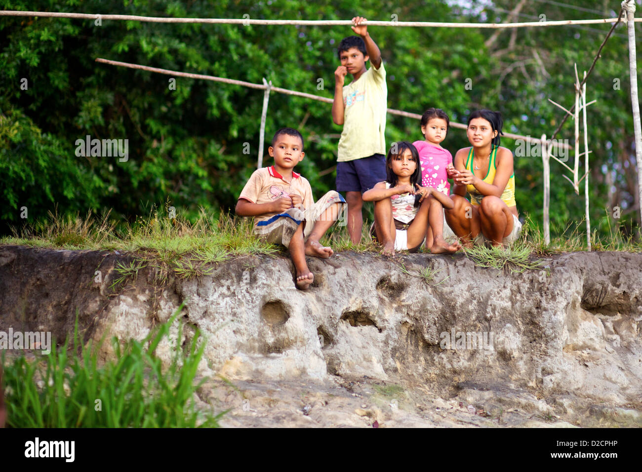 Kinder des amazonas -Fotos und -Bildmaterial in hoher Auflösung – Alamy