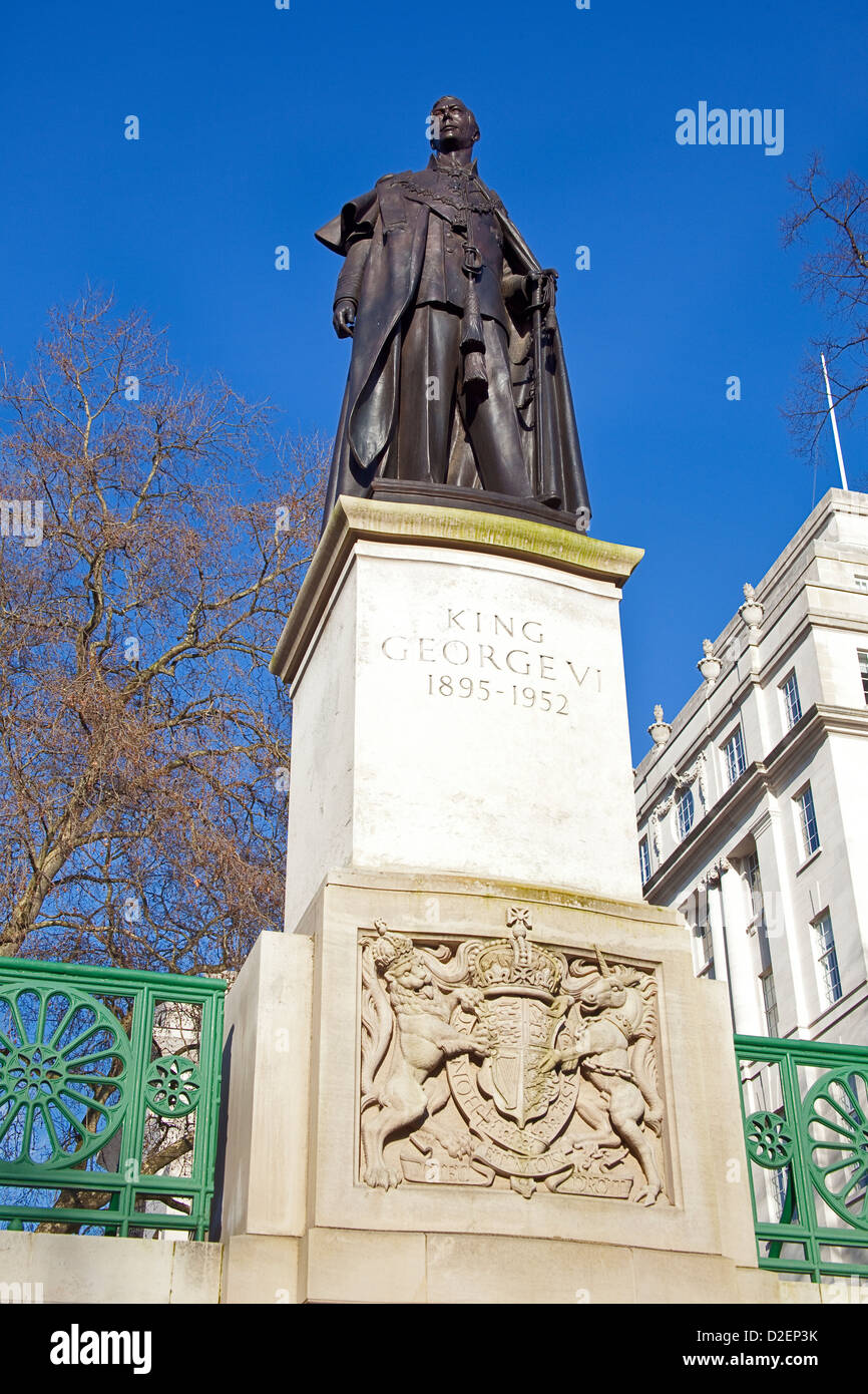 King george vi statue -Fotos und -Bildmaterial in hoher Auflösung – Alamy