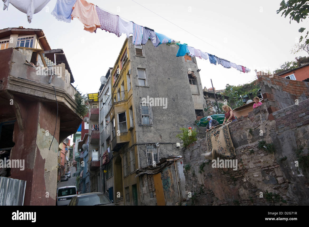 Poverty in istanbul city turkey -Fotos und -Bildmaterial in hoher ...