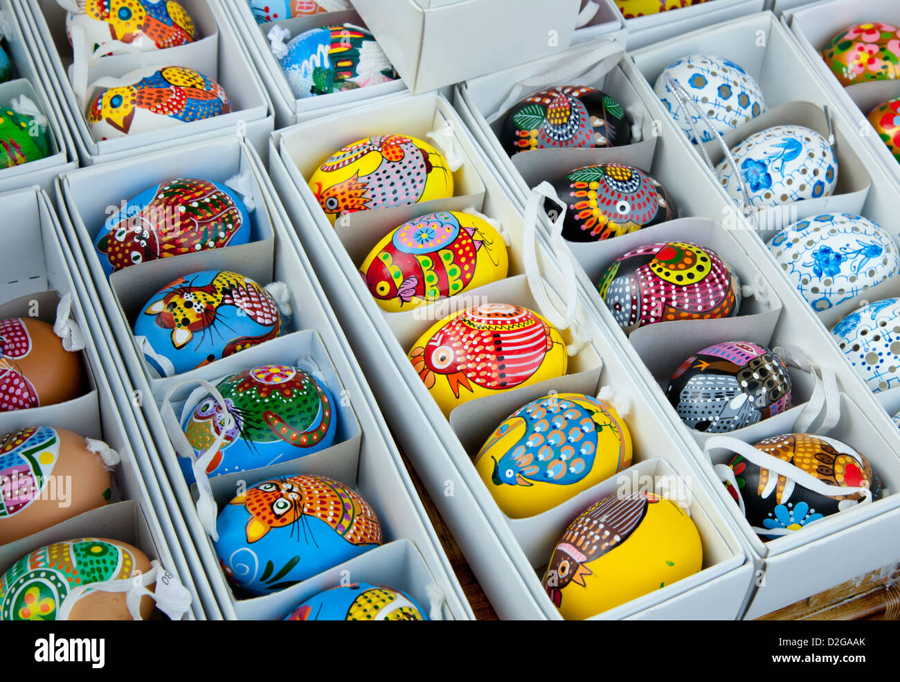 Bemalte eier zum verkauf -Fotos und -Bildmaterial in hoher Auflösung ...