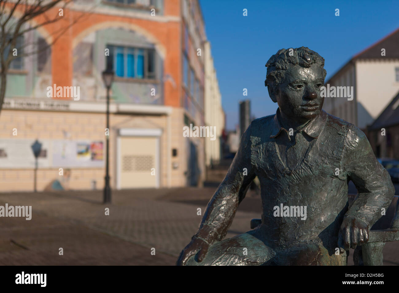 Dylan thomas statue -Fotos und -Bildmaterial in hoher Auflösung – Alamy