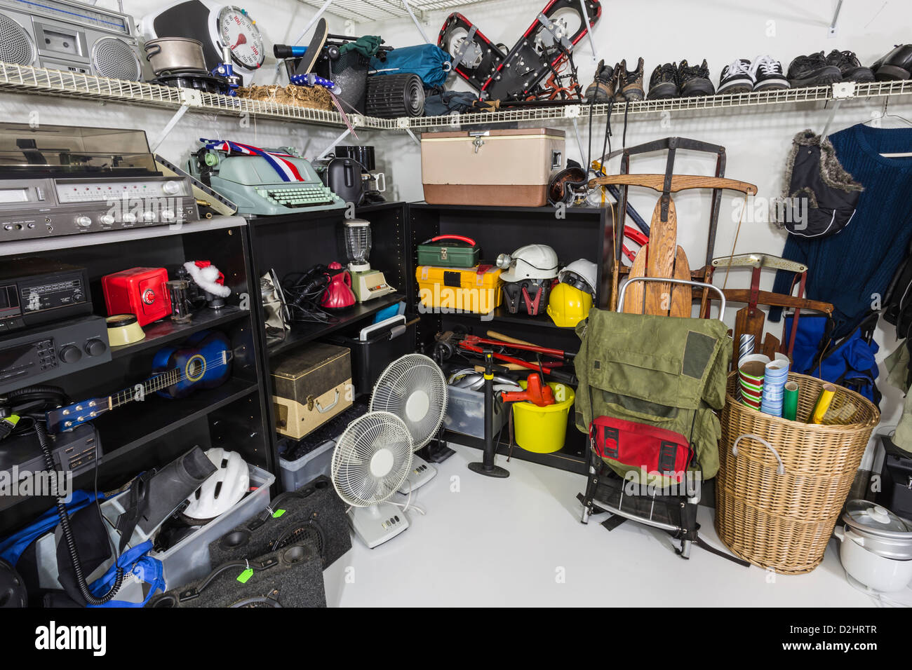 Vintage Thrift Store Flohmarkt Ware Stockfotografie - Alamy