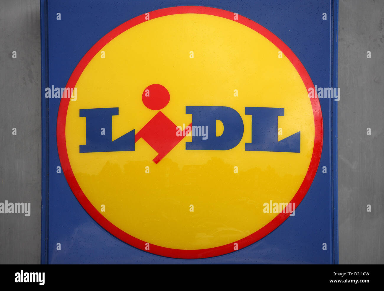Lidl supermarkt zeichen logo -Fotos und -Bildmaterial in hoher ...