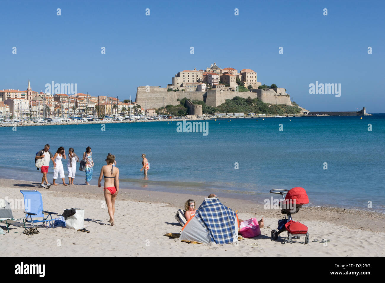 Korsika: Calvi Strand & Citadelle Stockfotografie - Alamy