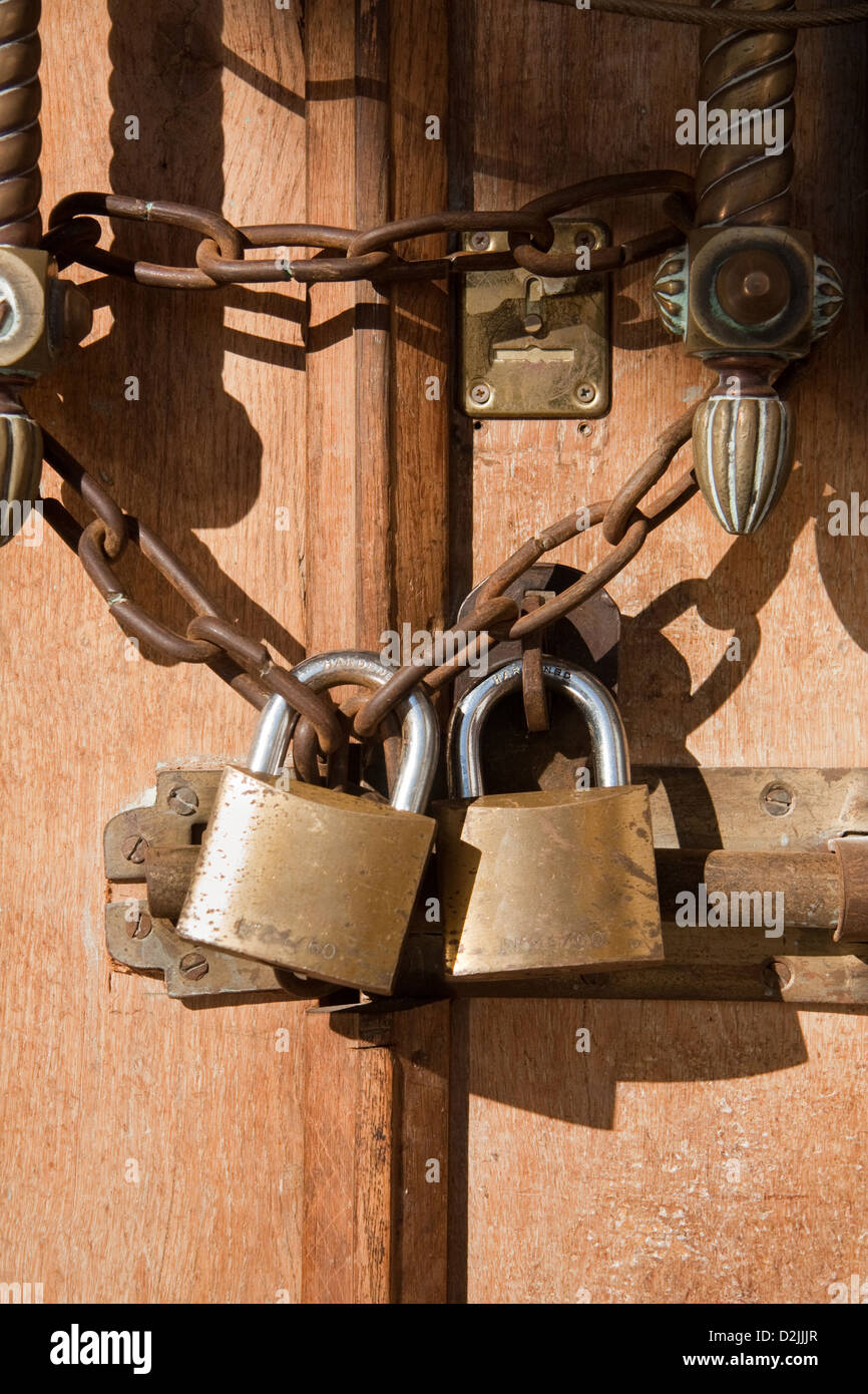 Symbolisch gesperrt -Fotos und -Bildmaterial in hoher Auflösung – Alamy