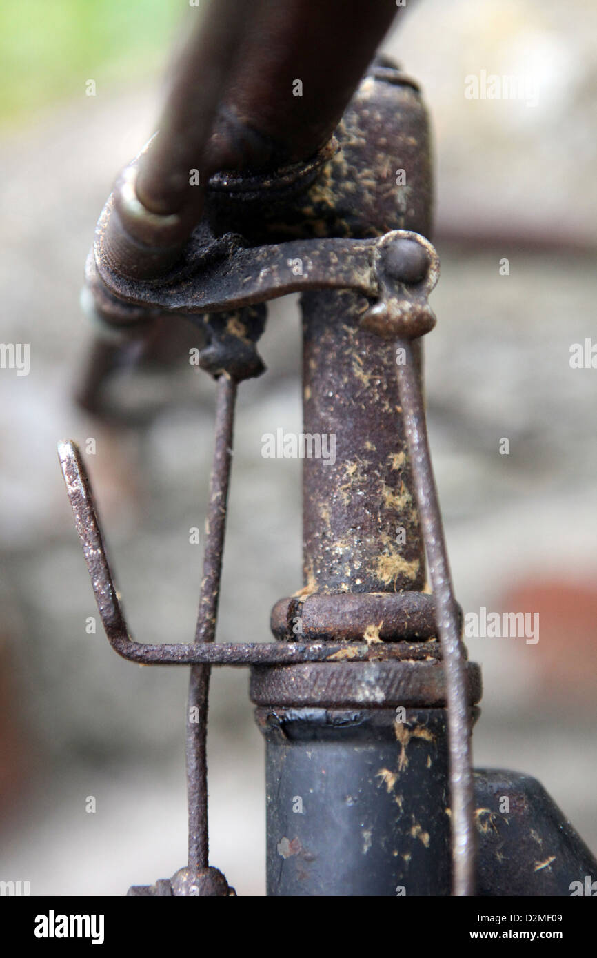 Rostiges damenfahrrad -Fotos und -Bildmaterial in hoher Auflösung – Alamy
