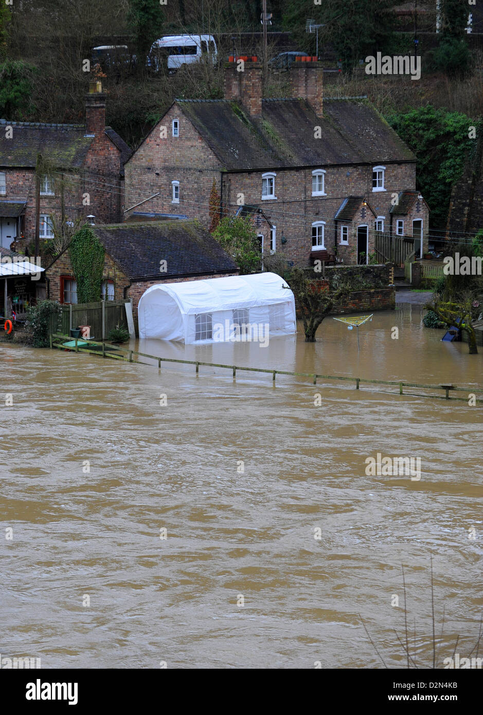 Steigender fluss -Fotos und -Bildmaterial in hoher Auflösung – Alamy