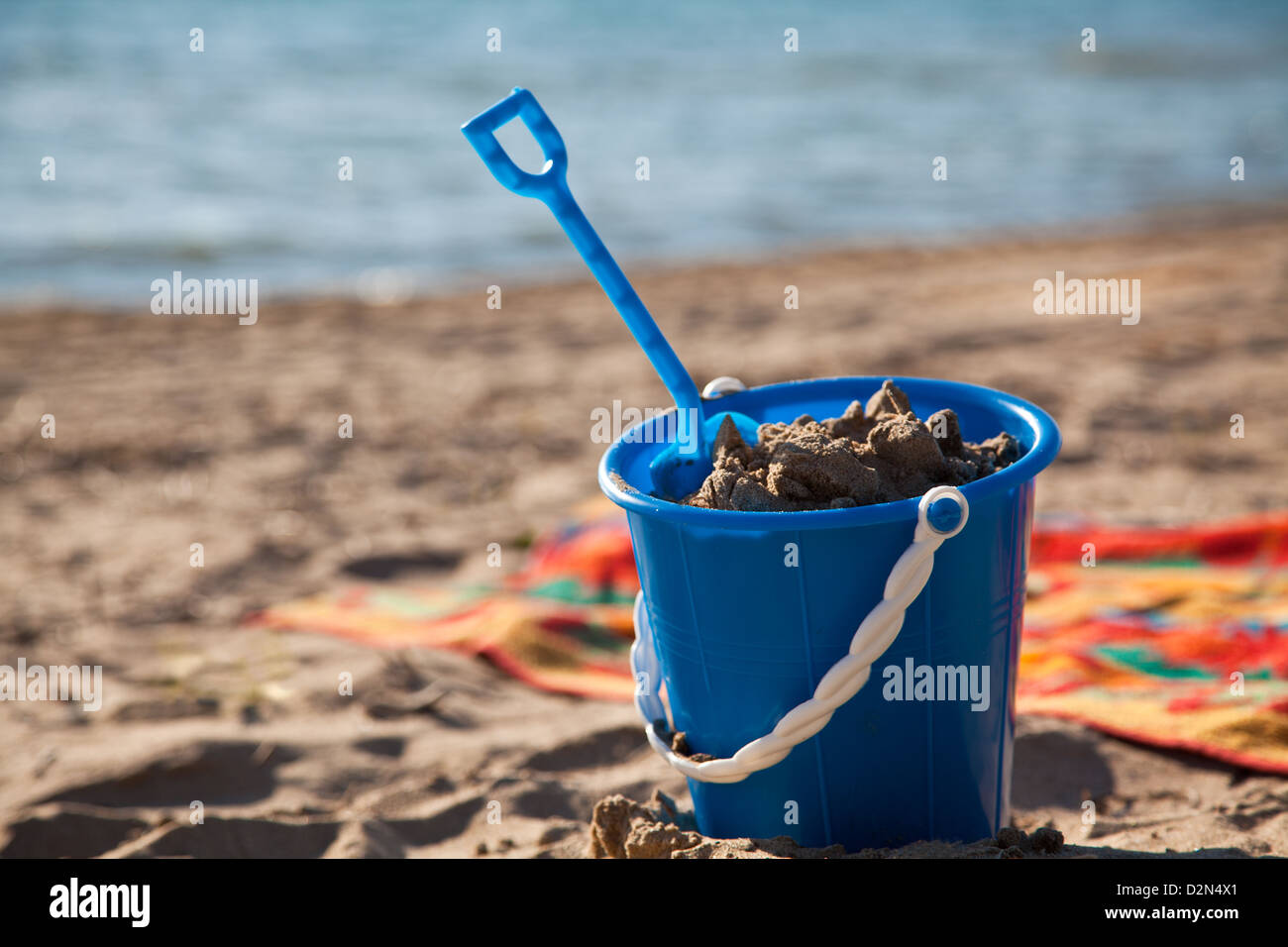 Sandeimer und schaufel -Fotos und -Bildmaterial in hoher Auflösung – Alamy