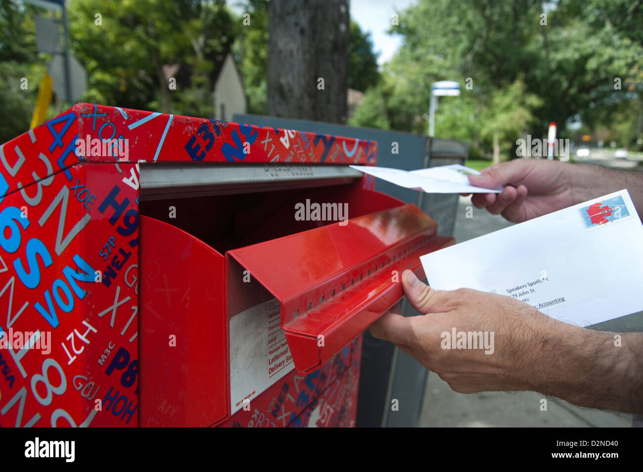 Posting hand -Fotos und -Bildmaterial in hoher Auflösung – Alamy