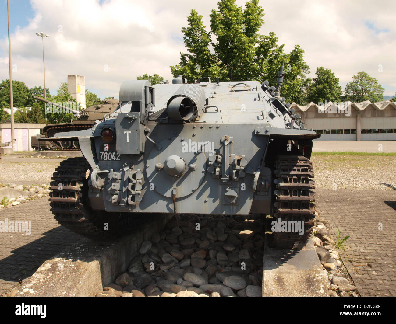 Der G13-Panzer ist ein Militärfahrzeug, das für seine schwere Panzerung ...