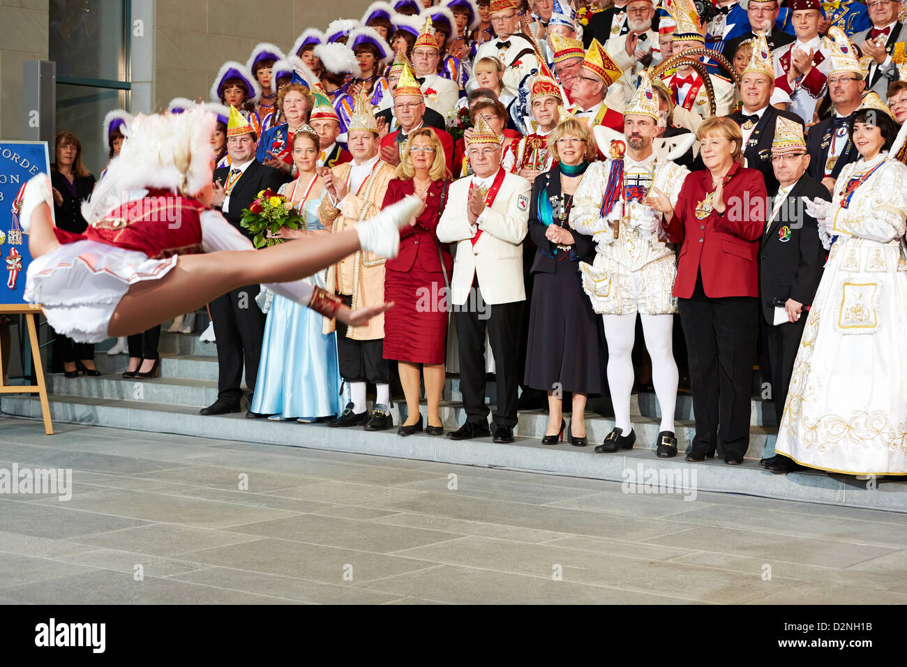 Karneval angela merkel -Fotos und -Bildmaterial in hoher Auflösung – Alamy