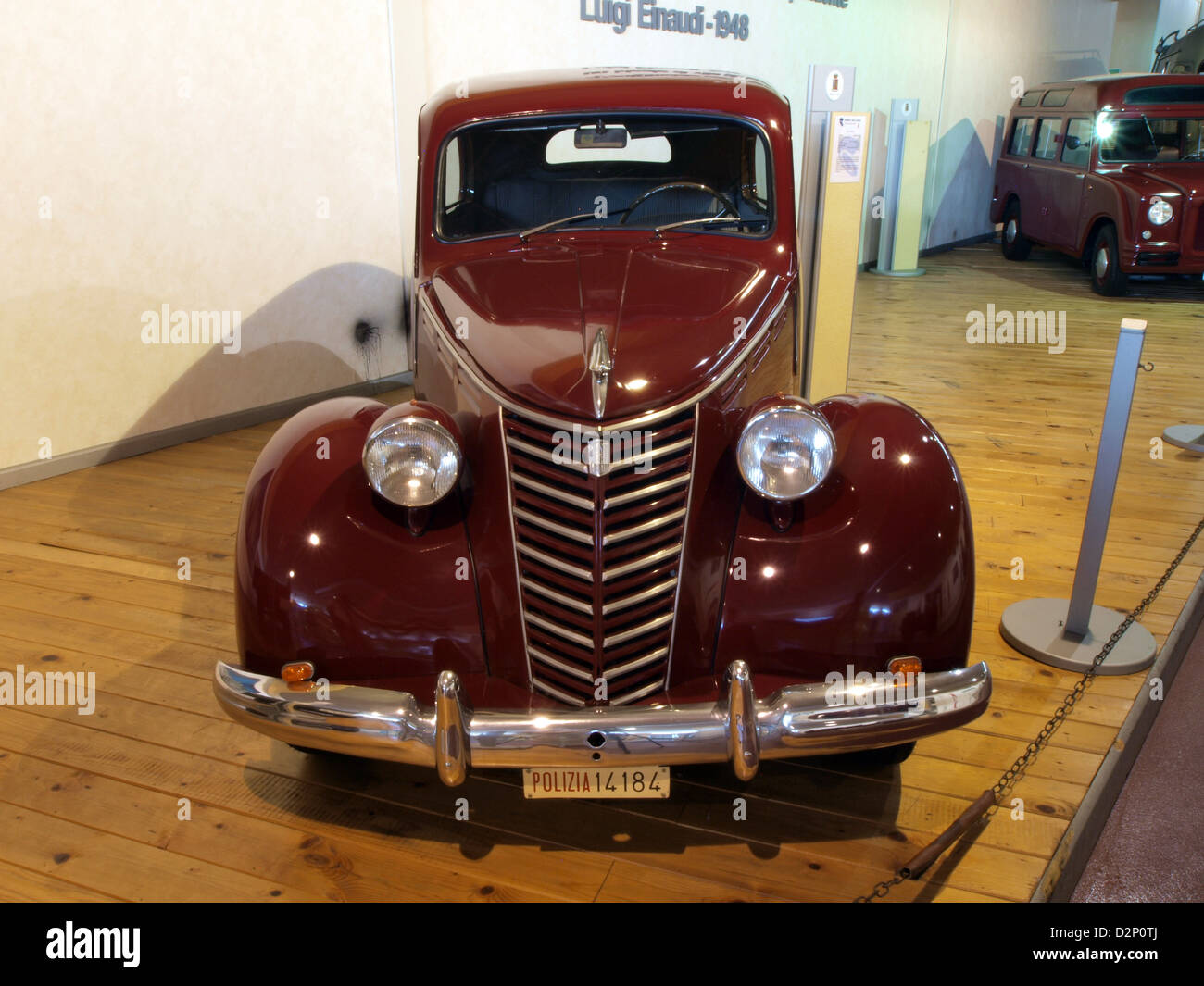 Rotes fiat polizeiauto -Fotos und -Bildmaterial in hoher Auflösung – Alamy