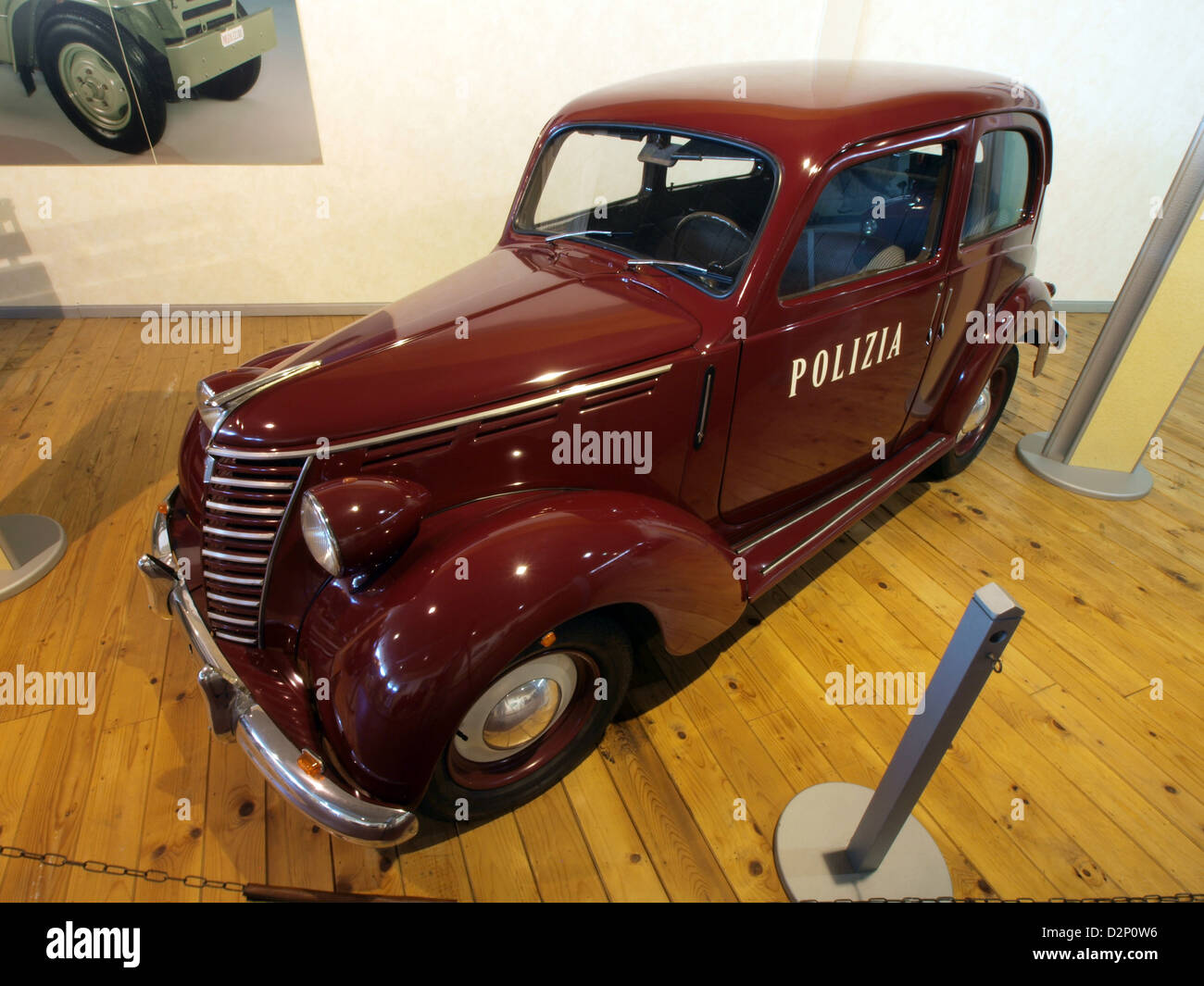 Rotes fiat polizeiauto -Fotos und -Bildmaterial in hoher Auflösung – Alamy