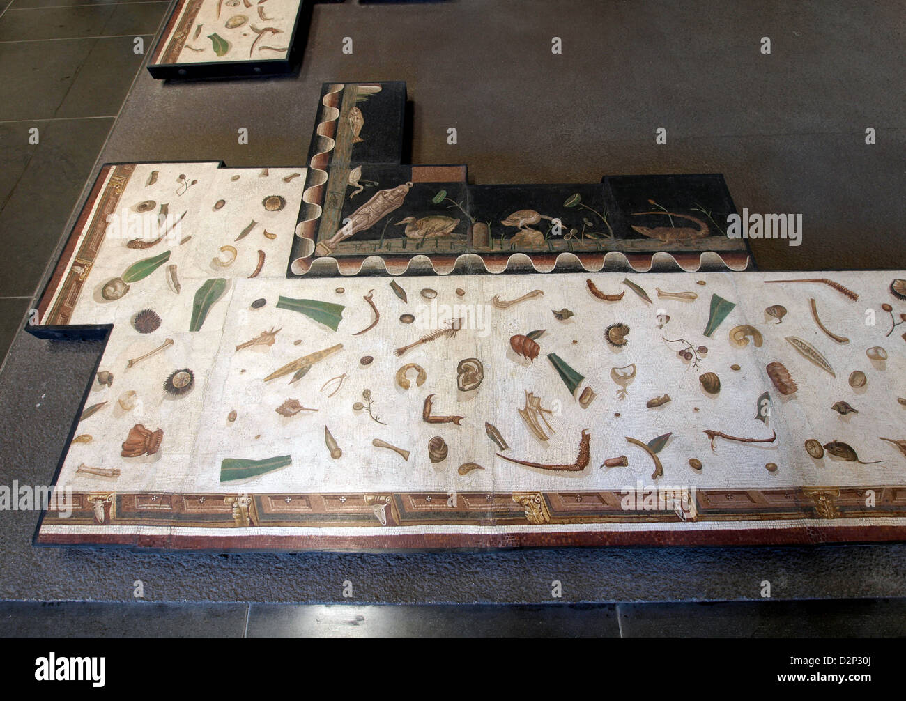 Die Pigna ist eine große bronzene Tannenzapfenskulptur in den ...