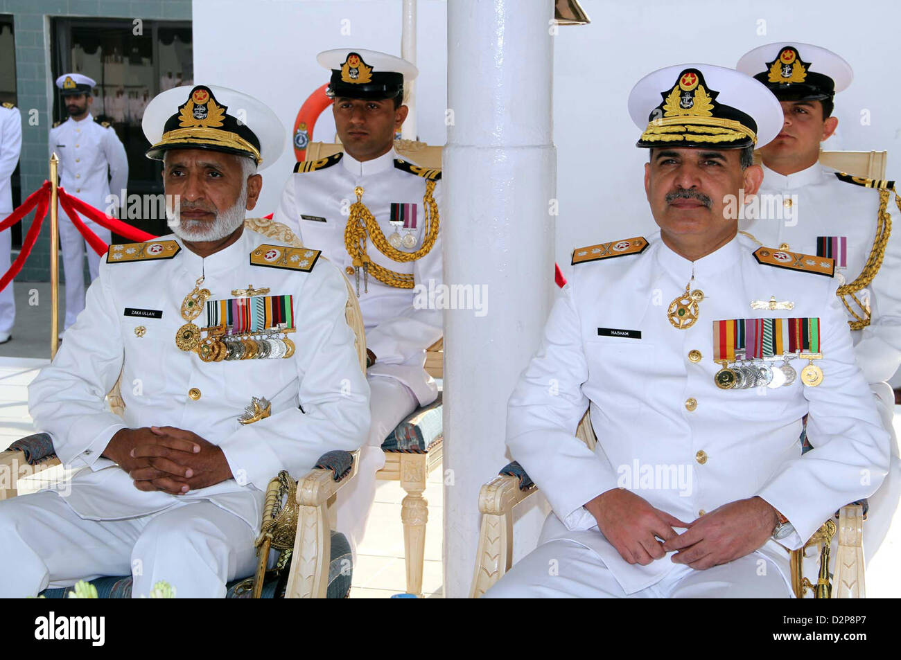 Scheidenden Kommandeur Pakistan Flotte Vice Admiral Zakaullah zusammen ...